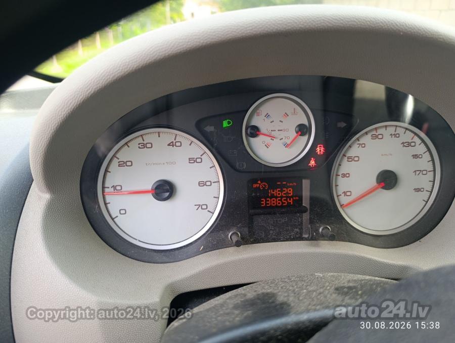 Grey Citroen Jumpy 2012 in Parnu, with an engine capacity of 2.00 L and mileage of 338 thousand km for 6300 €, photo 4 on AUTOMOTO.COM.LV