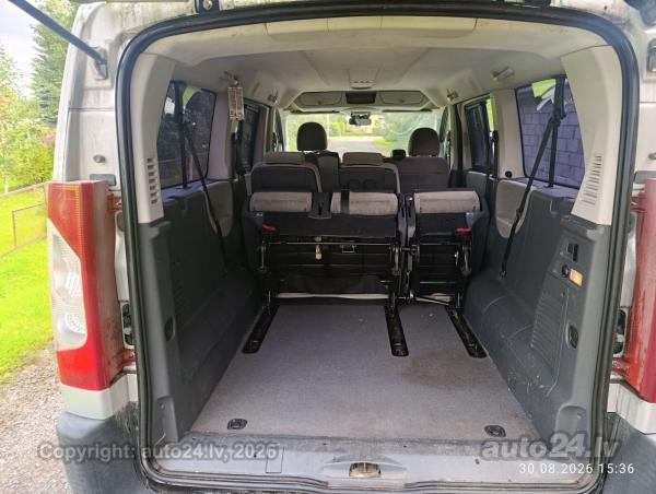 Pelēks Citroen Jumpy 2012 Pērnava, ar dzinēja tilpumu 2.00 L un nobraukumu 338 tūkst. km par 6300 €, foto 7 vietnē AUTOMOTO.COM.LV