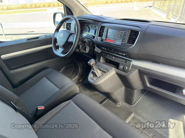 Grey Citroen Jumpy 2019 in Tallinn, with an engine capacity of 1.50 L and mileage of 45 thousand km for 18995 €, photo 10 on AUTOMOTO.COM.LV
