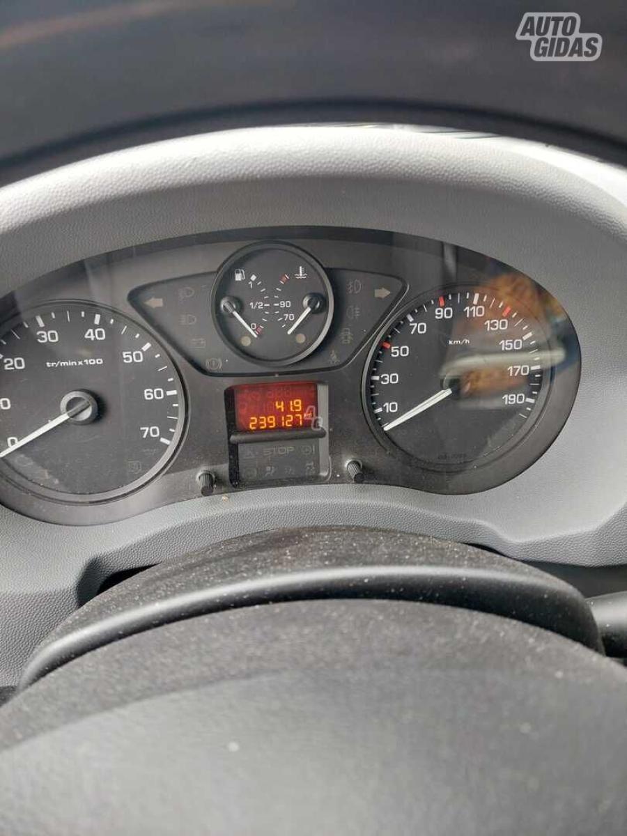 Citroen Jumpy 2012 in Vilnius, with an engine capacity of 1.90 L and mileage of 239 thousand km for 4100 €, photo 5 on AUTOMOTO.COM.LV