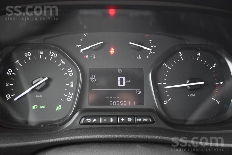 Citroen Jumpy 2018 in Kuldiga, with an engine capacity of 2.00 L and mileage of 0 thousand km for 10990 €, photo 14 on AUTOMOTO.COM.LV