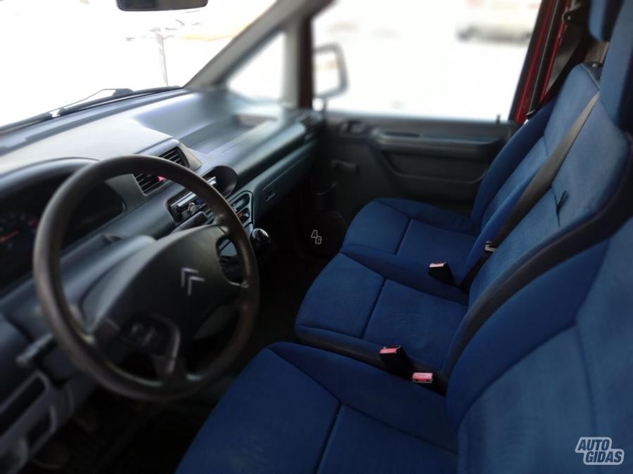 Sarkans Citroen Jumpy 2004 Šauļi, ar dzinēja tilpumu 1.90 L un nobraukumu 256 tūkst. km par 1880 €, foto 13 vietnē AUTOMOTO.COM.LV