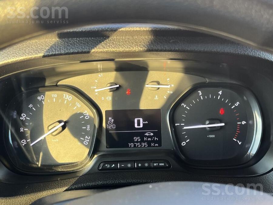 Sarkans Citroen Jumpy 2022 Jelgava, ar dzinēja tilpumu 1.50 L un nobraukumu 198 tūkst. km par 13750 €, foto 11 vietnē AUTOMOTO.COM.LV