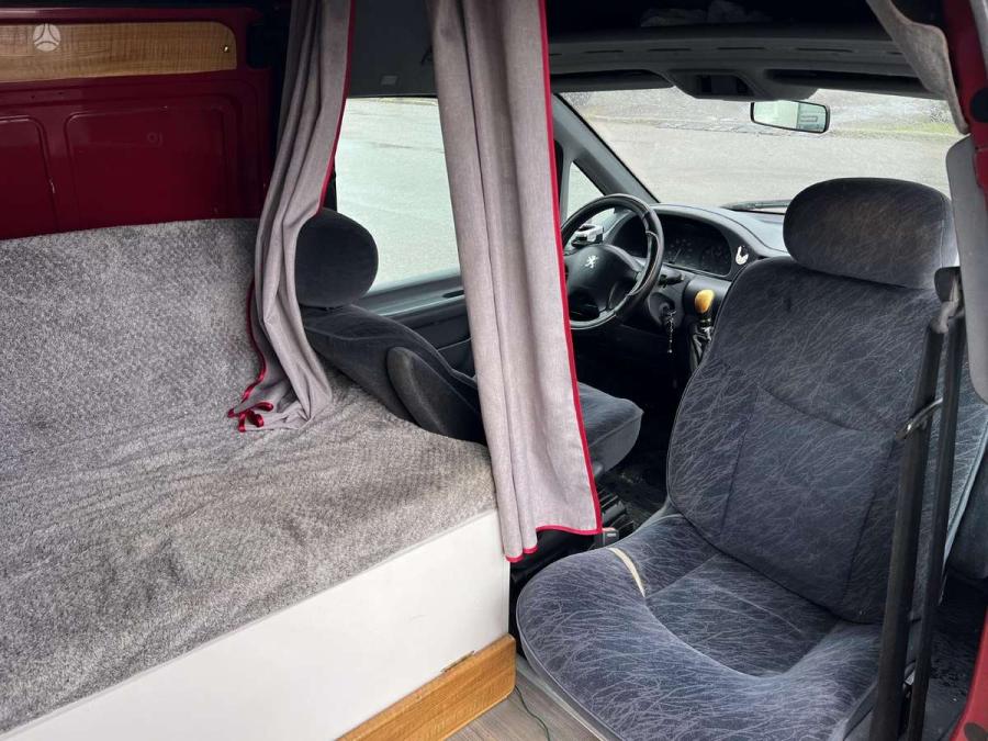 Sarkans Citroen Jumpy 1997 Viļņa, ar dzinēja tilpumu 1.90 L un nobraukumu 245 tūkst. km par 1750 €, foto 8 vietnē AUTOMOTO.COM.LV