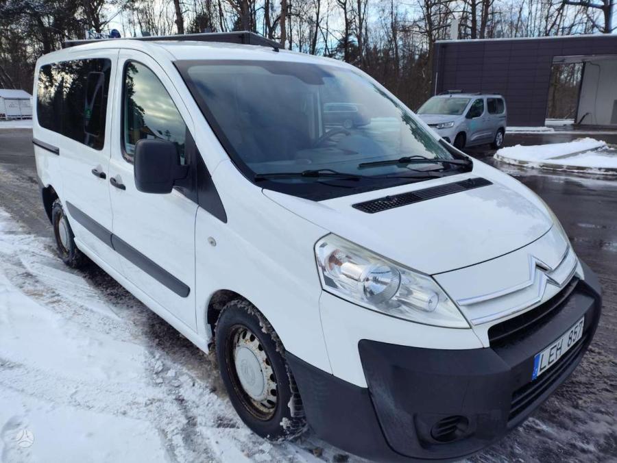 White Citroen Jumpy 2010 in Utena, with an engine capacity of 2.00 L and mileage of 281 thousand km for 4500 €, photo 4 on AUTOMOTO.COM.LV