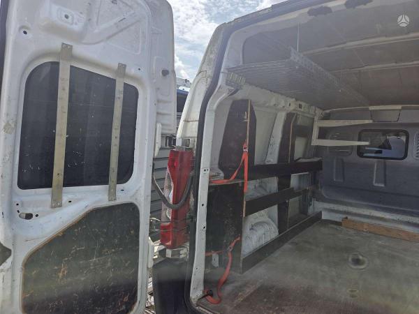 Balts Citroen Jumpy 2012 Kauņa, ar dzinēja tilpumu 2.00 L un nobraukumu 623 tūkst. km par 2200 €, foto 5 vietnē AUTOMOTO.COM.LV