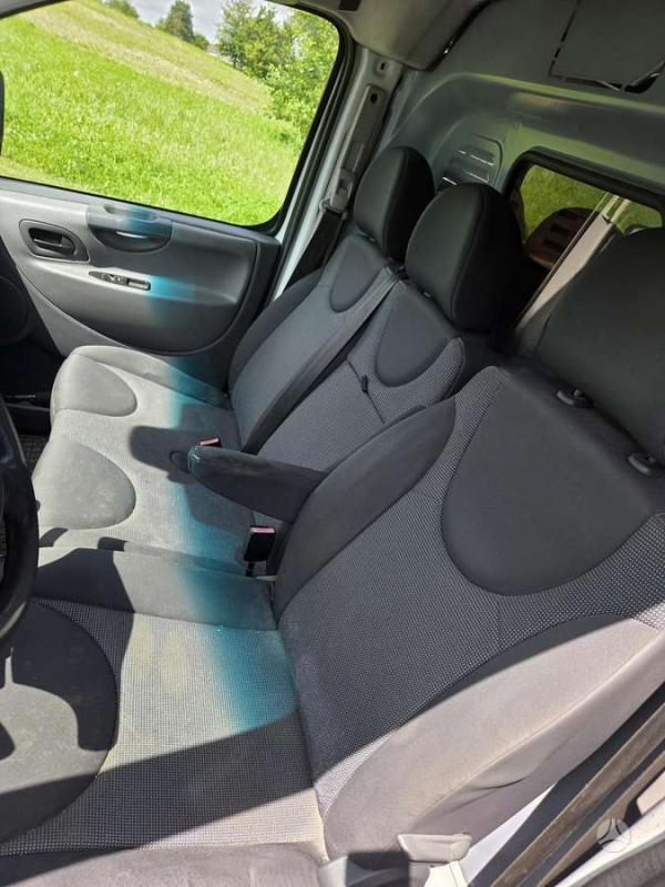 Balts Citroen Jumpy 2012 Kauņa, ar dzinēja tilpumu 2.00 L un nobraukumu 623 tūkst. km par 2200 €, foto 9 vietnē AUTOMOTO.COM.LV