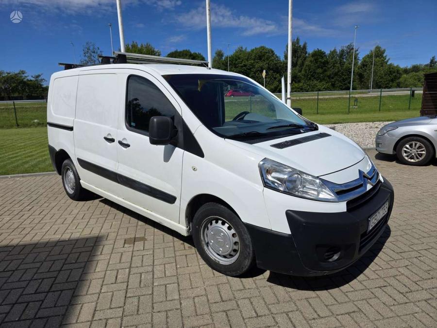 White Citroen Jumpy 2012 in Klaipeda, with an engine capacity of 1.56 L and mileage of 238 thousand km for 1790 €, photo 1 on AUTOMOTO.COM.LV