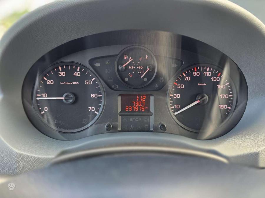 White Citroen Jumpy 2012 in Klaipeda, with an engine capacity of 1.56 L and mileage of 238 thousand km for 1790 €, photo 4 on AUTOMOTO.COM.LV