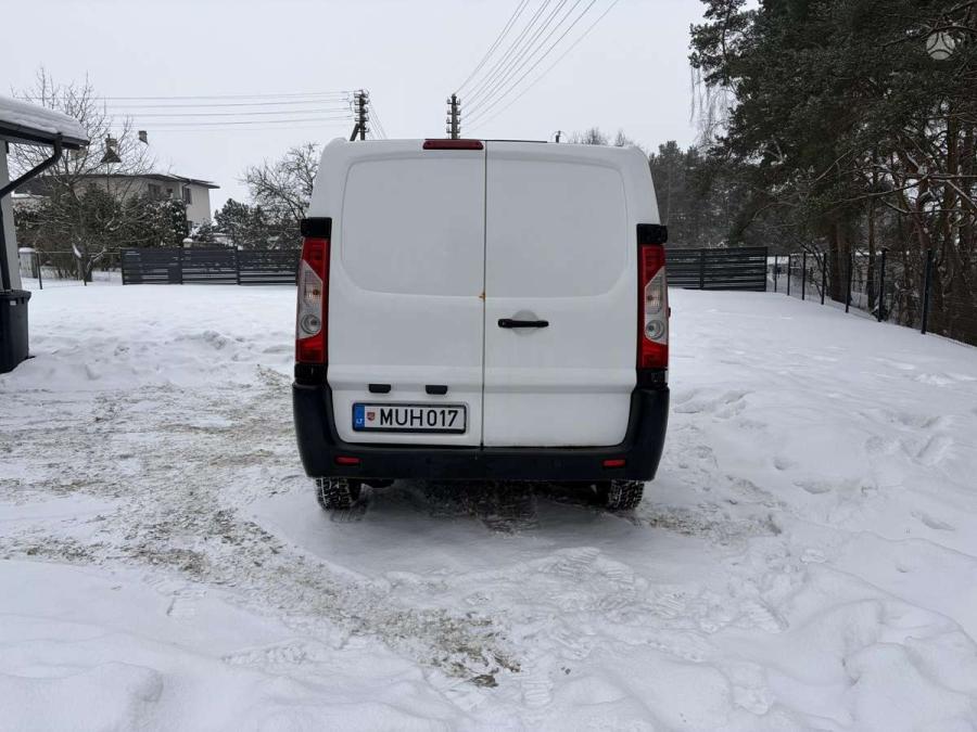 White Citroen Jumpy 2013 in Vilnius, with an engine capacity of 1.60 L and mileage of 353 thousand km for 3100 €, photo 4 on AUTOMOTO.COM.LV