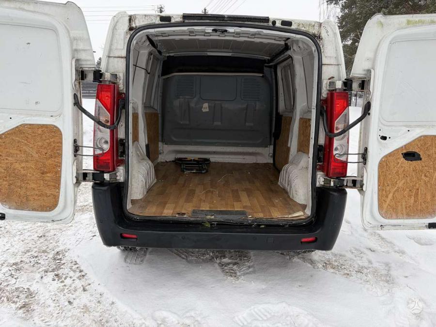 White Citroen Jumpy 2013 in Vilnius, with an engine capacity of 1.60 L and mileage of 353 thousand km for 3100 €, photo 5 on AUTOMOTO.COM.LV