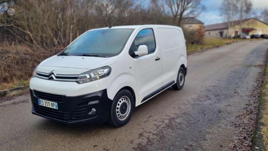 White Citroen Jumpy 2017 in Taurage, with an engine capacity of 2.00 L and mileage of 181 thousand km for 6300 €, photo 1 on AUTOMOTO.COM.LV