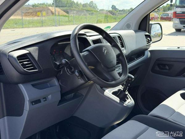 White Citroen Jumpy 2017 in Taurage, with an engine capacity of 2.00 L and mileage of 196 thousand km for 12300 €, photo 9 on AUTOMOTO.COM.LV