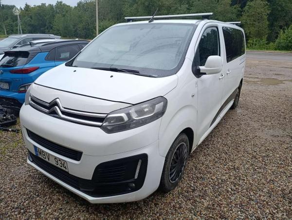 White Citroen Jumpy 2017 in Utena, with an engine capacity of 2.00 L and mileage of 300 thousand km for 5687 €, photo 1 on AUTOMOTO.COM.LV