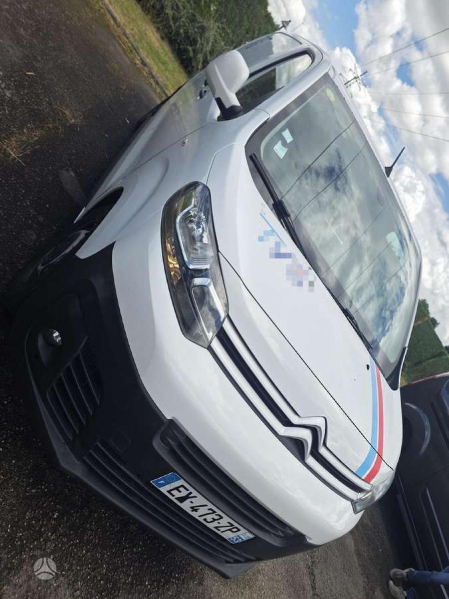 Balts Citroen Jumpy 2018 Tauragė, ar dzinēja tilpumu 1.60 L un nobraukumu 300 tūkst. km par 6250 €, foto 1 vietnē AUTOMOTO.COM.LV