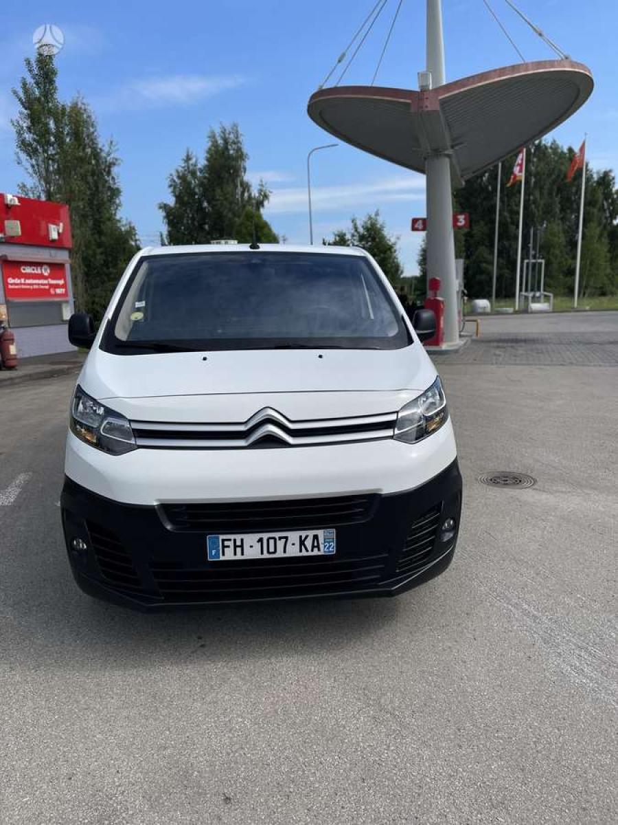White Citroen Jumpy 2019 in Taurage, with an engine capacity of 2.00 L and mileage of 242 thousand km for 7700 €, photo 1 on AUTOMOTO.COM.LV