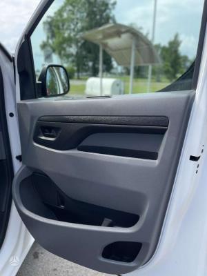 White Citroen Jumpy 2019 in Taurage, with an engine capacity of 2.00 L and mileage of 242 thousand km for 7700 €, photo 10 on AUTOMOTO.COM.LV