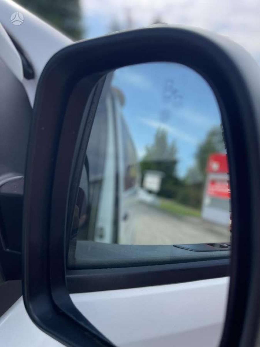 White Citroen Jumpy 2019 in Taurage, with an engine capacity of 2.00 L and mileage of 242 thousand km for 7700 €, photo 11 on AUTOMOTO.COM.LV