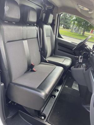 White Citroen Jumpy 2019 in Taurage, with an engine capacity of 2.00 L and mileage of 242 thousand km for 7700 €, photo 12 on AUTOMOTO.COM.LV