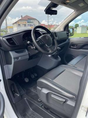 White Citroen Jumpy 2019 in Taurage, with an engine capacity of 2.00 L and mileage of 242 thousand km for 7700 €, photo 13 on AUTOMOTO.COM.LV