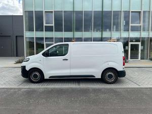 White Citroen Jumpy 2019 in Kaunas, with an engine capacity of 1.56 L and mileage of 296 thousand km for 6899 €, photo 6 on AUTOMOTO.COM.LV