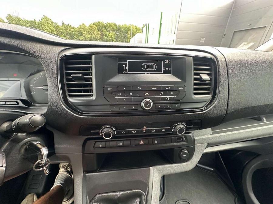 White Citroen Jumpy 2019 in Kaunas, with an engine capacity of 1.56 L and mileage of 296 thousand km for 6899 €, photo 14 on AUTOMOTO.COM.LV