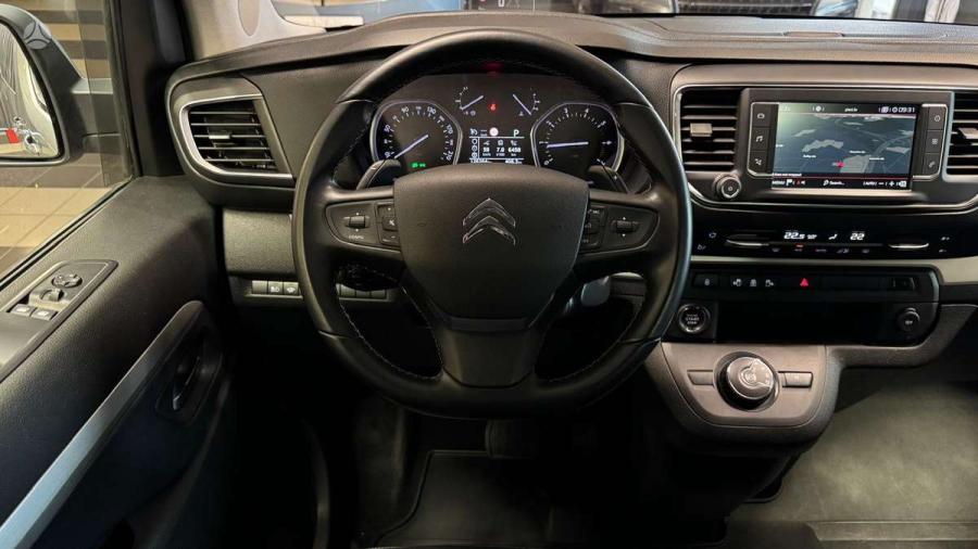 White Citroen Jumpy 2019 in Riga, with an engine capacity of 2.00 L and mileage of 126 thousand km for 25490 €, photo 12 on AUTOMOTO.COM.LV