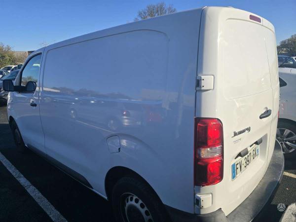 White Citroen Jumpy 2020 in Taurage, with an engine capacity of 2.00 L and mileage of 219 thousand km for 8900 €, photo 4 on AUTOMOTO.COM.LV