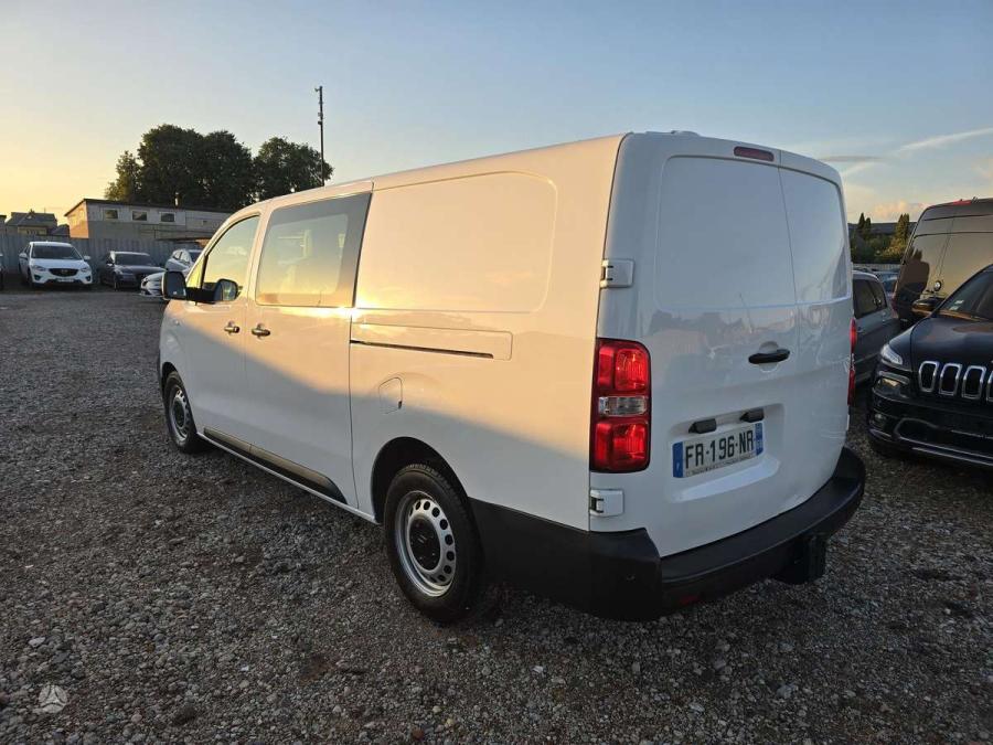 White Citroen Jumpy 2020 in Taurage, with an engine capacity of 2.00 L and mileage of 275 thousand km for 10500 €, photo 5 on AUTOMOTO.COM.LV
