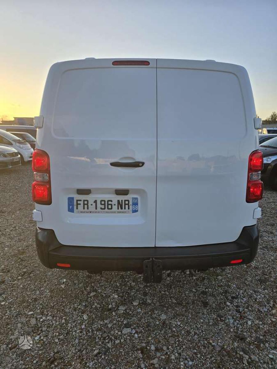 White Citroen Jumpy 2020 in Taurage, with an engine capacity of 2.00 L and mileage of 275 thousand km for 10500 €, photo 6 on AUTOMOTO.COM.LV