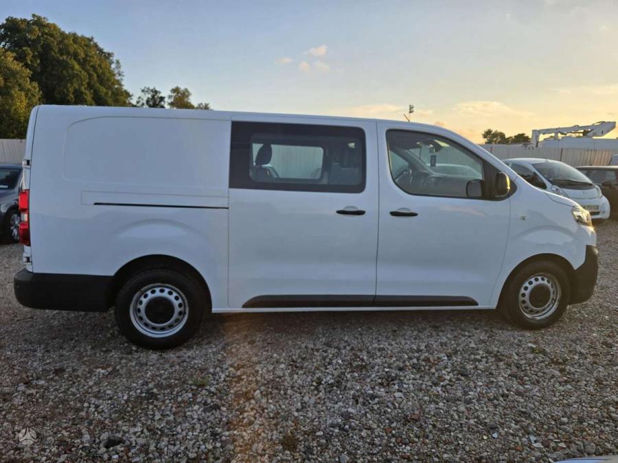 White Citroen Jumpy 2020 in Taurage, with an engine capacity of 2.00 L and mileage of 275 thousand km for 10500 €, photo 8 on AUTOMOTO.COM.LV