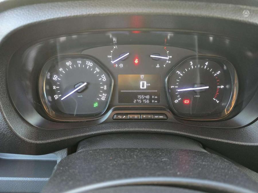 White Citroen Jumpy 2020 in Taurage, with an engine capacity of 2.00 L and mileage of 275 thousand km for 10500 €, photo 15 on AUTOMOTO.COM.LV