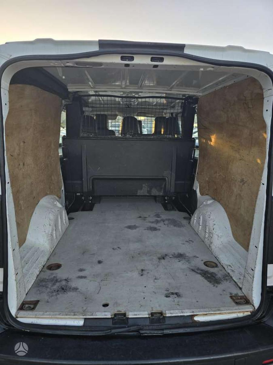 White Citroen Jumpy 2020 in Taurage, with an engine capacity of 2.00 L and mileage of 275 thousand km for 10500 €, photo 31 on AUTOMOTO.COM.LV