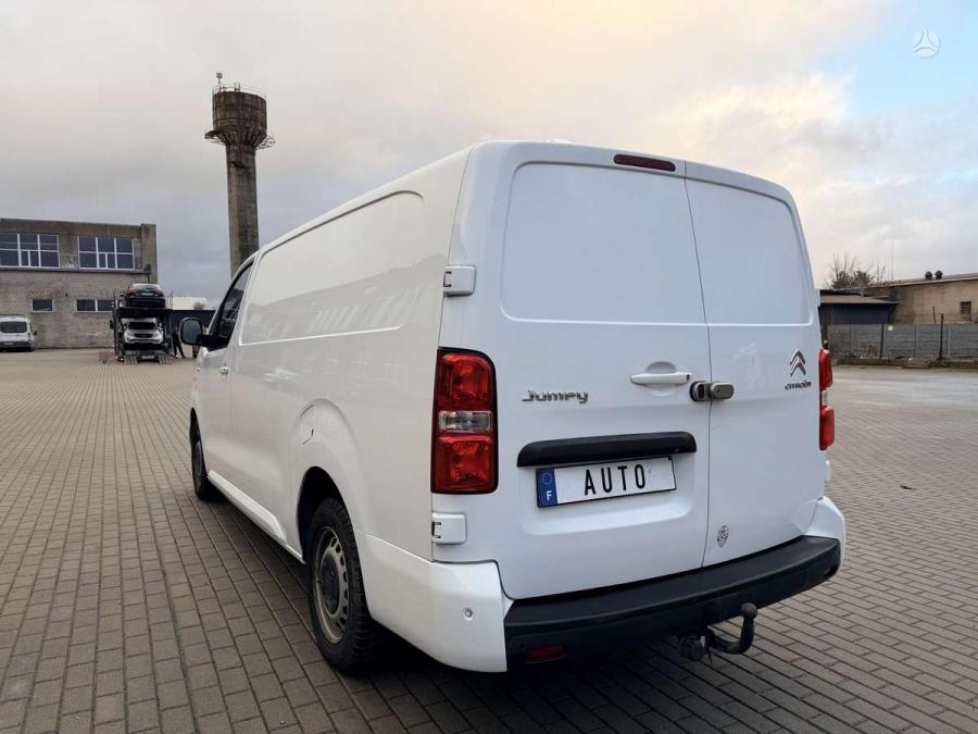 White Citroen Jumpy 2021 in Taurage, with an engine capacity of 2.00 L and mileage of 194 thousand km for 9999 €, photo 8 on AUTOMOTO.COM.LV