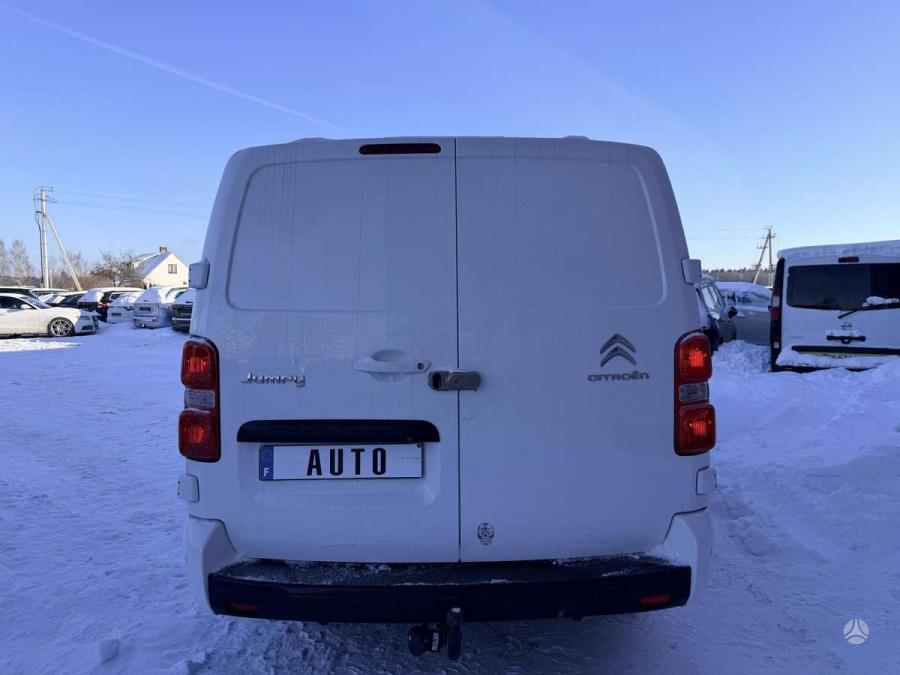 White Citroen Jumpy 2021 in Taurage, with an engine capacity of 2.00 L and mileage of 194 thousand km for 9999 €, photo 10 on AUTOMOTO.COM.LV