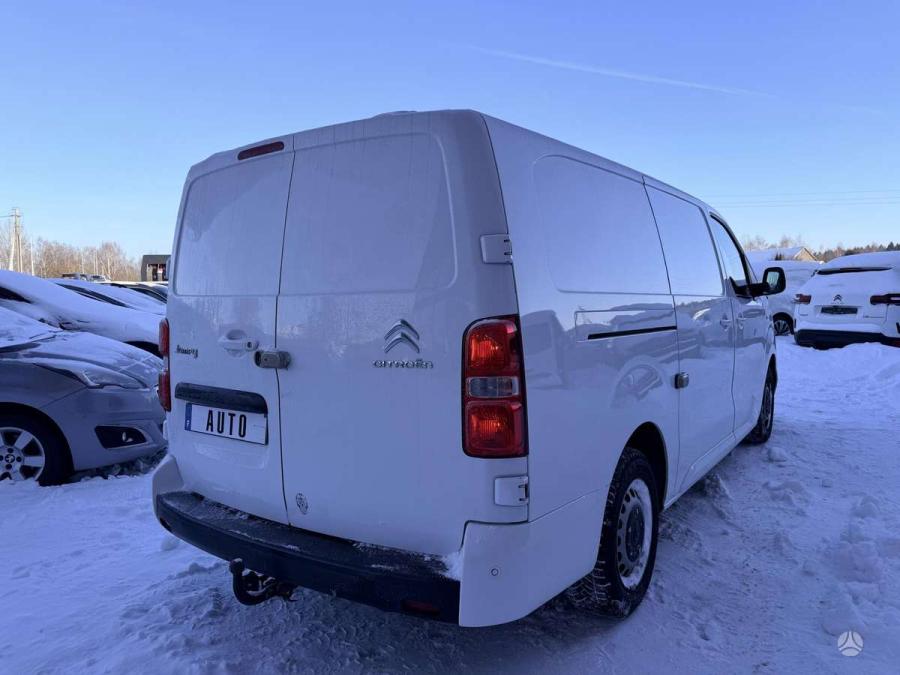 White Citroen Jumpy 2021 in Taurage, with an engine capacity of 2.00 L and mileage of 194 thousand km for 9999 €, photo 12 on AUTOMOTO.COM.LV