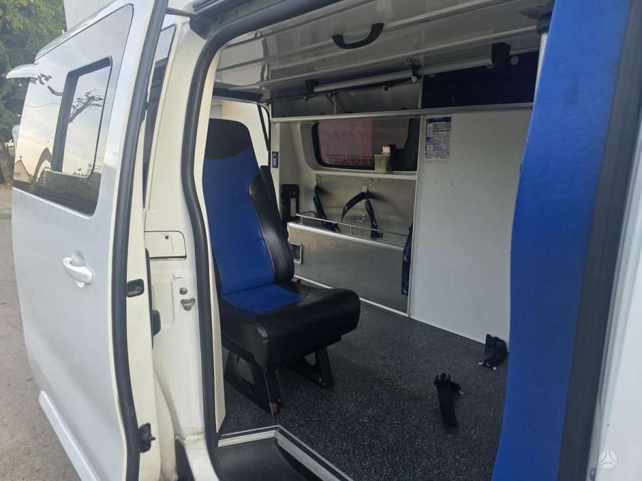 White Citroen Jumpy 2023 in Taurage, with an engine capacity of 2.00 L and mileage of 240 thousand km for 10500 €, photo 13 on AUTOMOTO.COM.LV