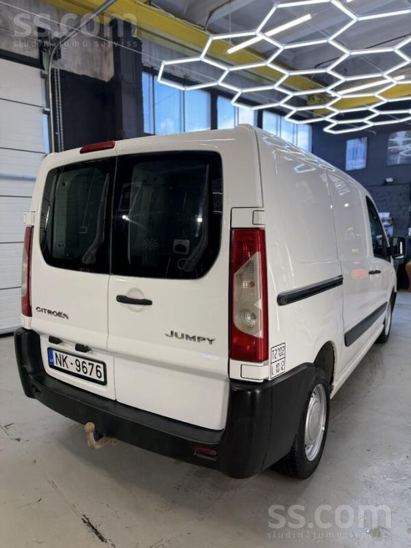 Balts Citroen Jumpy 2008 Liepāja, ar dzinēja tilpumu 2.00 L un nobraukumu 260 tūkst. km par 4000 €, foto 5 vietnē AUTOMOTO.COM.LV