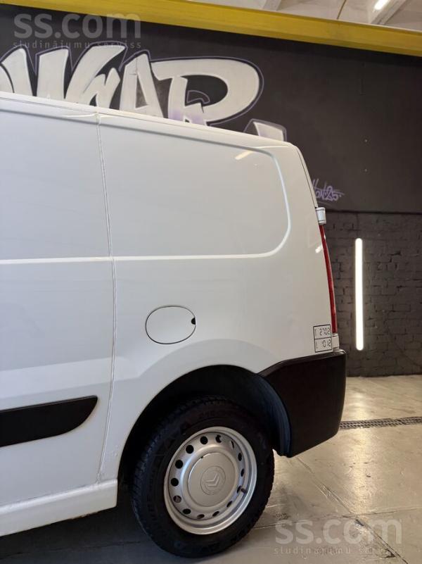 Balts Citroen Jumpy 2008 Liepāja, ar dzinēja tilpumu 2.00 L un nobraukumu 260 tūkst. km par 4000 €, foto 10 vietnē AUTOMOTO.COM.LV