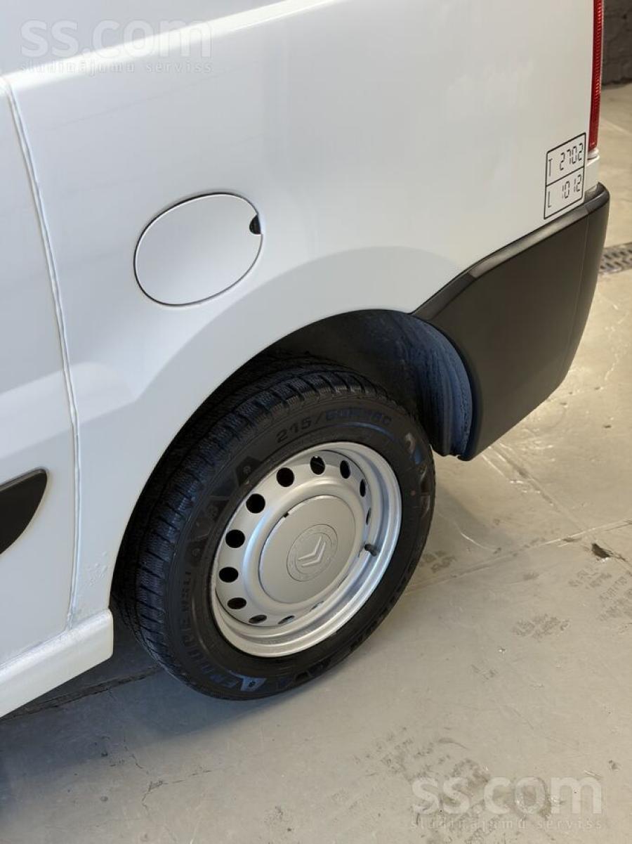 Balts Citroen Jumpy 2008 Liepāja, ar dzinēja tilpumu 2.00 L un nobraukumu 260 tūkst. km par 4000 €, foto 13 vietnē AUTOMOTO.COM.LV