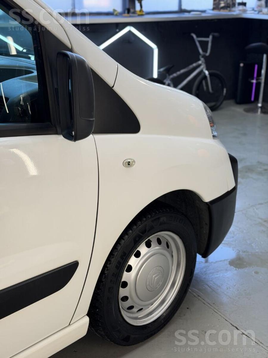 Balts Citroen Jumpy 2008 Liepāja, ar dzinēja tilpumu 2.00 L un nobraukumu 260 tūkst. km par 4000 €, foto 15 vietnē AUTOMOTO.COM.LV