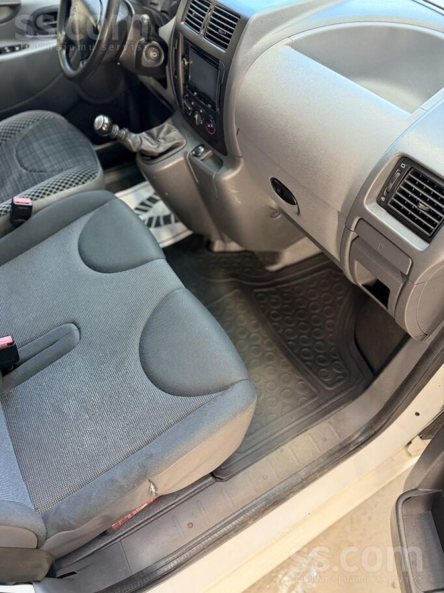 Balts Citroen Jumpy 2008 Liepāja, ar dzinēja tilpumu 2.00 L un nobraukumu 260 tūkst. km par 4000 €, foto 17 vietnē AUTOMOTO.COM.LV