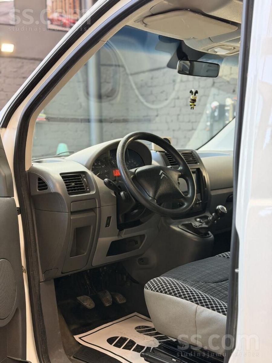 Balts Citroen Jumpy 2008 Liepāja, ar dzinēja tilpumu 2.00 L un nobraukumu 260 tūkst. km par 4000 €, foto 20 vietnē AUTOMOTO.COM.LV