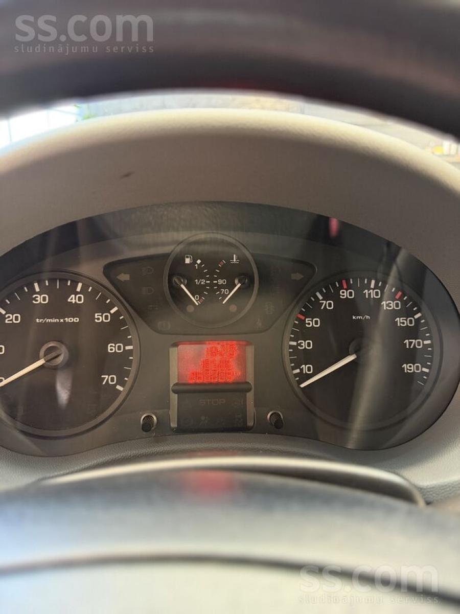 Balts Citroen Jumpy 2008 Liepāja, ar dzinēja tilpumu 2.00 L un nobraukumu 260 tūkst. km par 4000 €, foto 22 vietnē AUTOMOTO.COM.LV