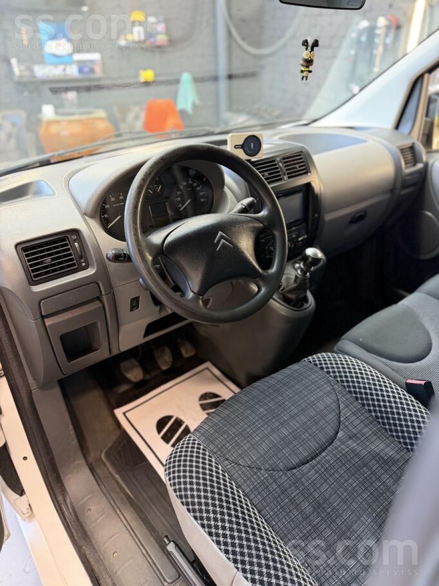 Balts Citroen Jumpy 2008 Liepāja, ar dzinēja tilpumu 2.00 L un nobraukumu 260 tūkst. km par 4000 €, foto 23 vietnē AUTOMOTO.COM.LV