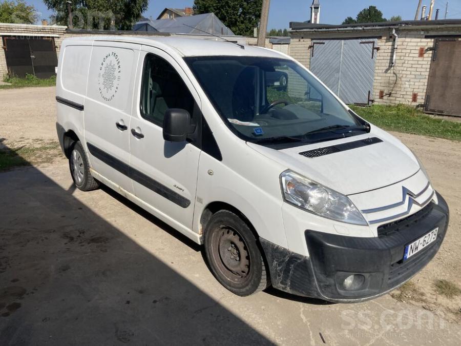 White Citroen Jumpy 2009 in Bauska, with an engine capacity of 2.00 L and mileage of 405 thousand km for 22900 €, photo 2 on AUTOMOTO.COM.LV