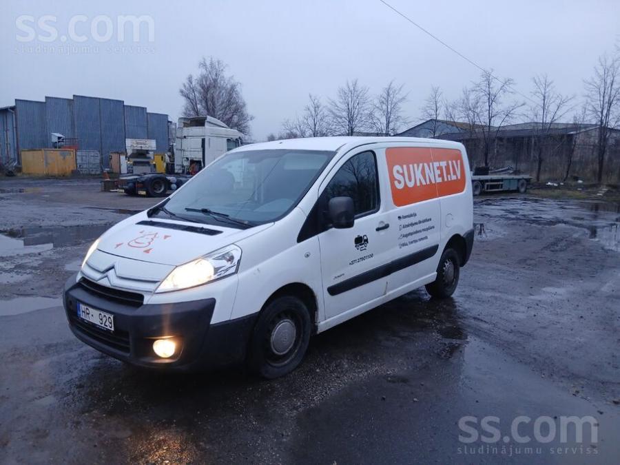 White Citroen Jumpy 2009 in Riga, with an engine capacity of 2.00 L and mileage of 290 thousand km for 3500 €, photo 2 on AUTOMOTO.COM.LV