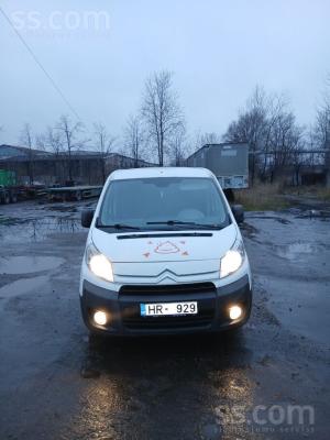 White Citroen Jumpy 2009 in Riga, with an engine capacity of 2.00 L and mileage of 290 thousand km for 3500 €, photo 3 on AUTOMOTO.COM.LV
