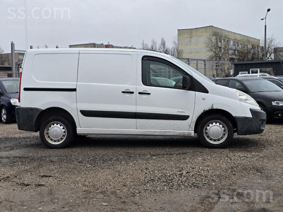 White Citroen Jumpy 2009 in Liepaja, with an engine capacity of 1.60 L and mileage of 0 thousand km for 4295 €, photo 5 on AUTOMOTO.COM.LV
