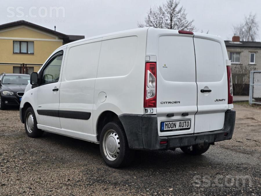 White Citroen Jumpy 2009 in Liepaja, with an engine capacity of 1.60 L and mileage of 0 thousand km for 4295 €, photo 8 on AUTOMOTO.COM.LV